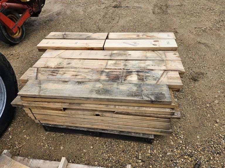 Pallet of Short Lumber (read more) - Lee Real Estate & Auction Service