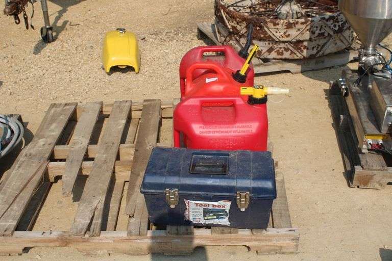 3 - 5 gal. plastic gas cans & tool box - Lee Real Estate & Auction Service