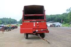 Gehl 970 chopper box w/tandem running gear - Lee Real Estate & Auction ...