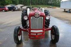 1961 Ford 600 Workmaster tractor - Lee Real Estate & Auction Service