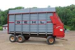 Gehl 970 chopper box w/tandem running gear - Lee Real Estate & Auction ...