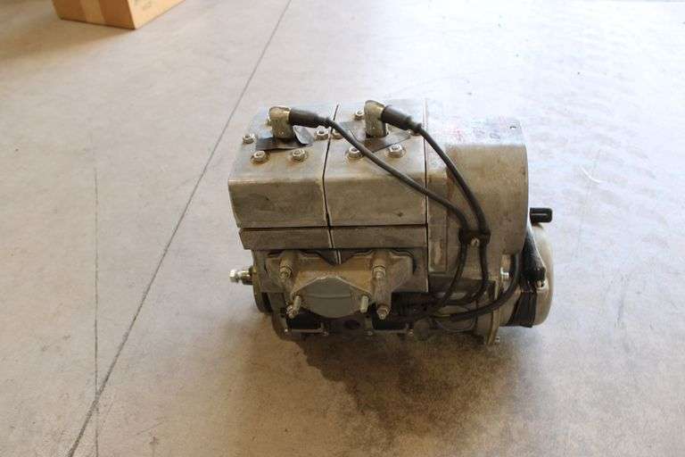 Cuyuna 2 cyl. gas Ultralite aircraft engine - Lee Real Estate & Auction ...