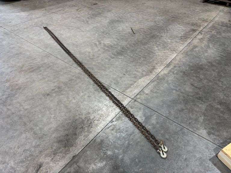 18ft Chain w/ Hooks - Lee Real Estate & Auction Service