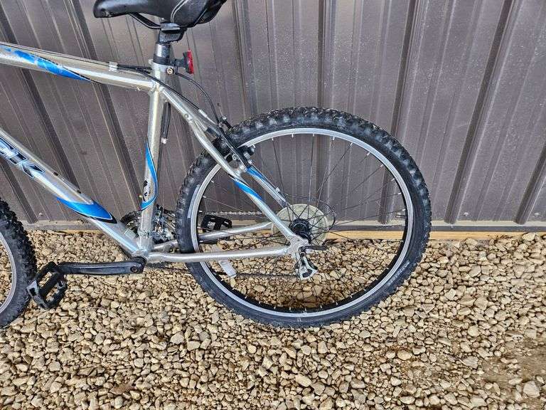 Trek Alpha 4100 Men's Bicycle - Lee Real Estate & Auction Service