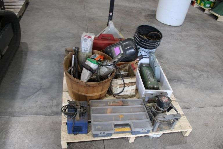 Pallet of misc. shop items - Lee Real Estate & Auction Service