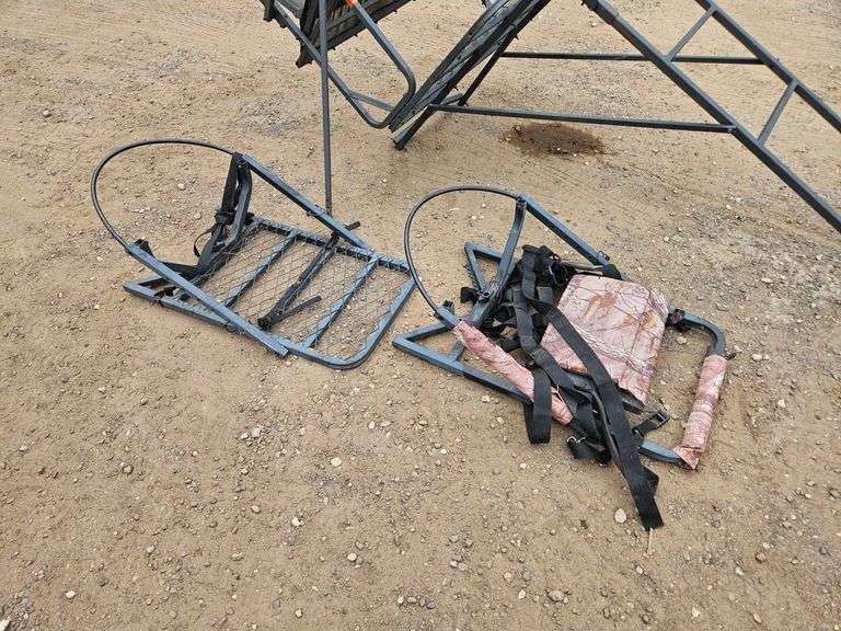 (2) Hunting Tree Stands - Lee Real Estate & Auction Service