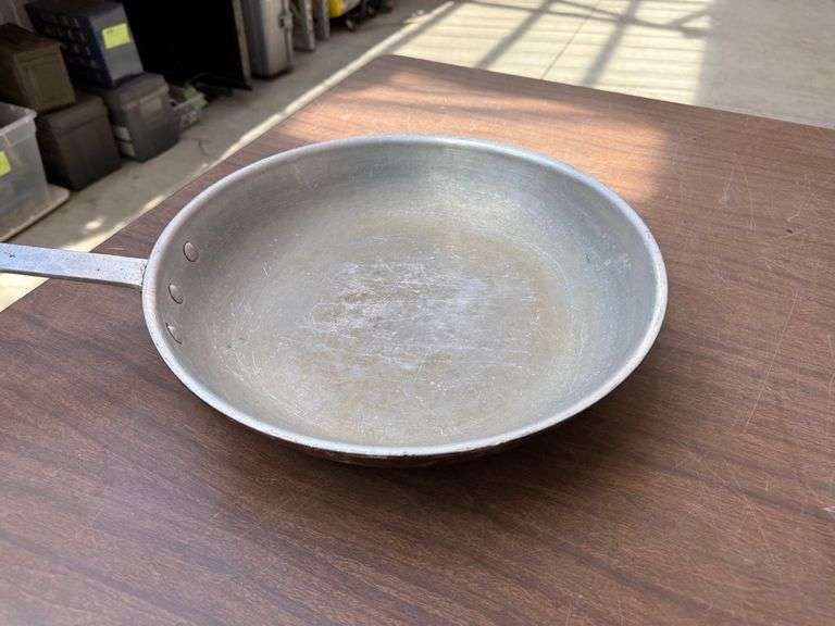 Lg. Frying Pan - Lee Real Estate & Auction Service