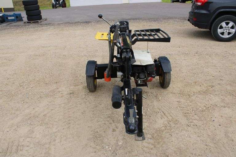 Brute 30 ton portable wood splitter - Lee Real Estate & Auction Service