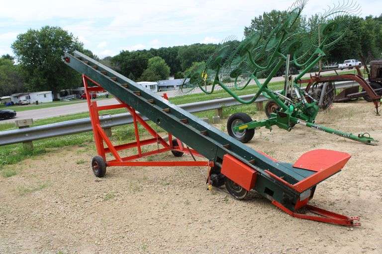 Homemade 20' elevator on transport - Lee Real Estate & Auction Service