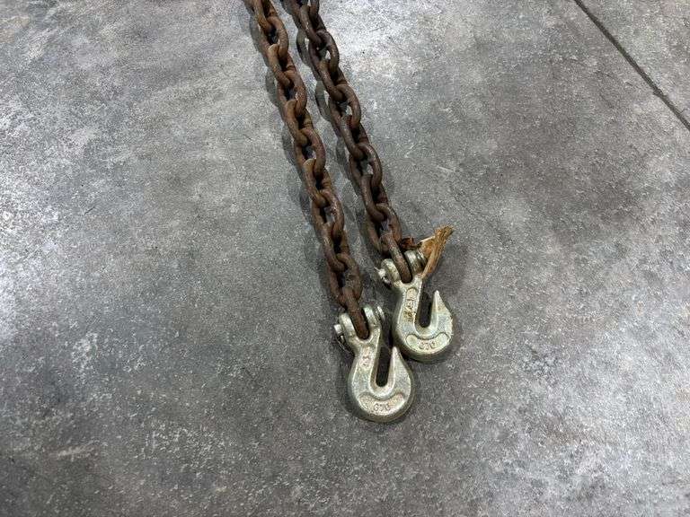 18ft Chain w/ Hooks - Lee Real Estate & Auction Service