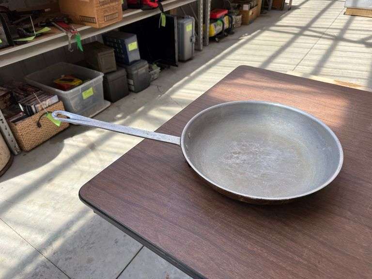 Lg. Frying Pan - Lee Real Estate & Auction Service