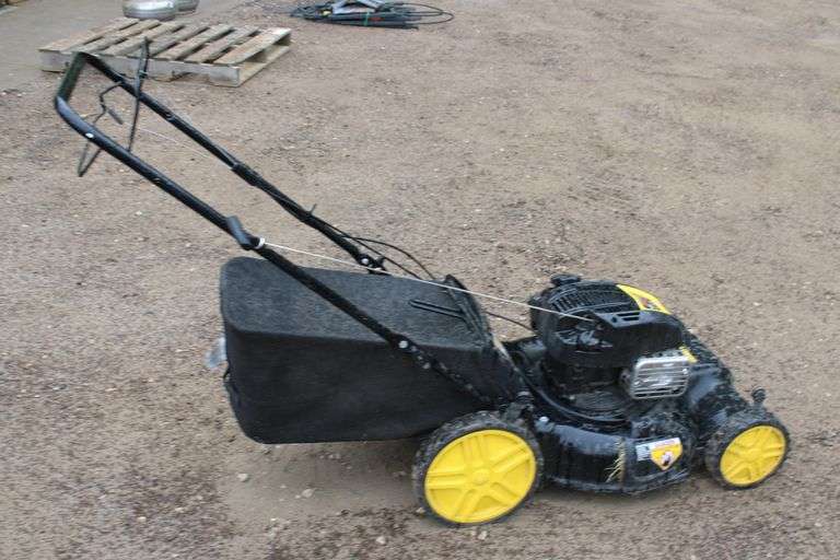 Brute 7.25 hp. push lawn mower - Lee Real Estate & Auction Service