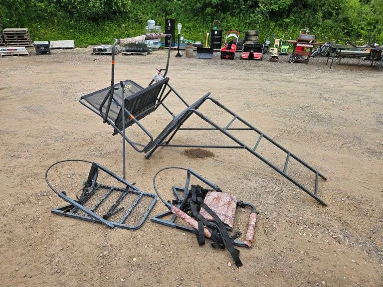 (2) Hunting Tree Stands - Lee Real Estate & Auction Service