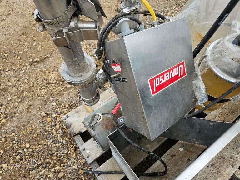 Milker Pump & Receiver Jar - Lee Real Estate & Auction Service