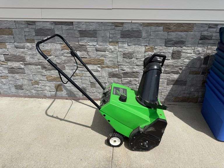Lawn Boy 320R Snow Blower - Lee Real Estate & Auction Service