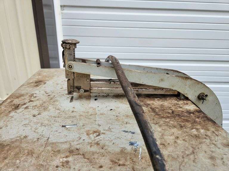 Cardboard Box Stapler Machine - Lee Real Estate & Auction Service