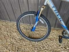 Trek Alpha 4100 Men's Bicycle - Lee Real Estate & Auction Service