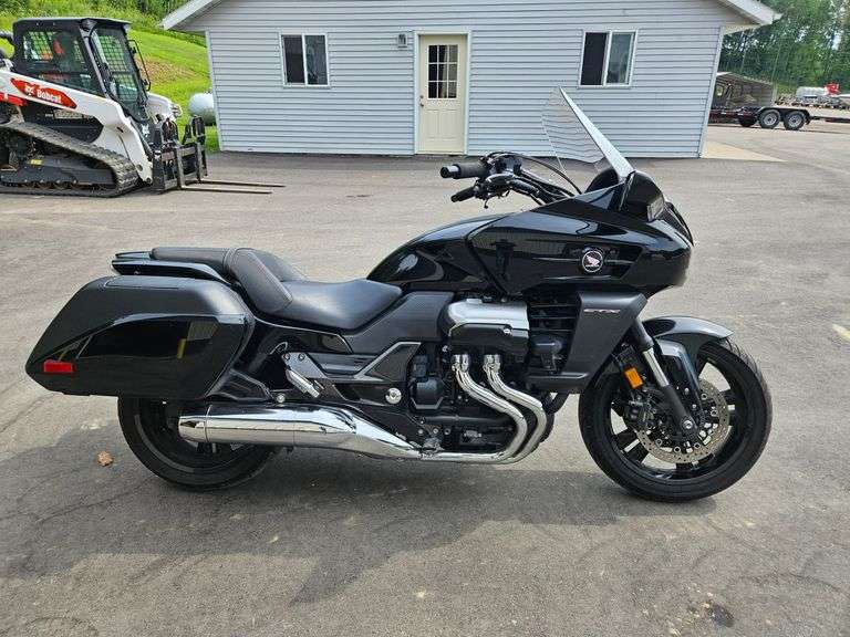 2014 Honda CTX1300 Motorcycle - Lee Real Estate & Auction Service