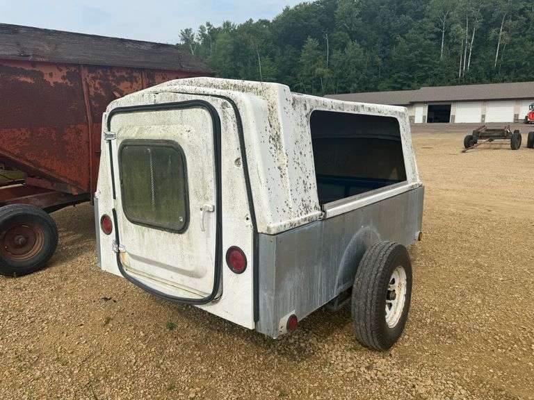 Single Axle Utility Trailer w/ Topper - Lee Real Estate & Auction Service