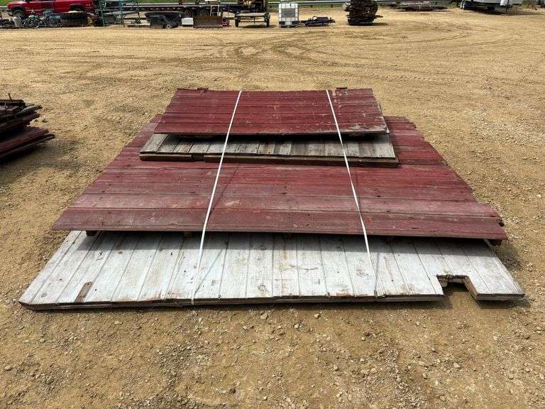 Barn Board Walls & (2) Doors - Lee Real Estate & Auction Service