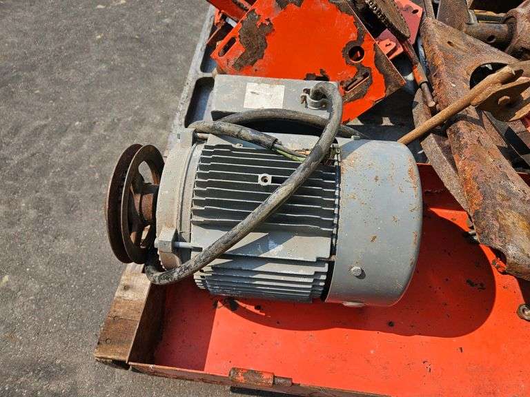 Ladig Silo Unloader Gear Box, 5hp Motor & 1/2" impact - Lee Real Estate ...