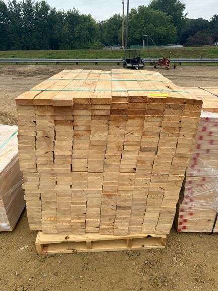 Pallet of Finger Joint Lumber - Lee Real Estate & Auction Service