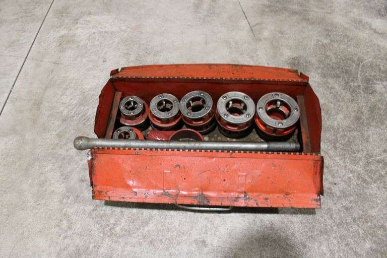 Ridgid pipe threader set, 1/2" to 2" - Lee Real Estate & Auction Service