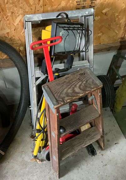 2 small step ladder, jack, work light - Hamilton-Maring Auction Group