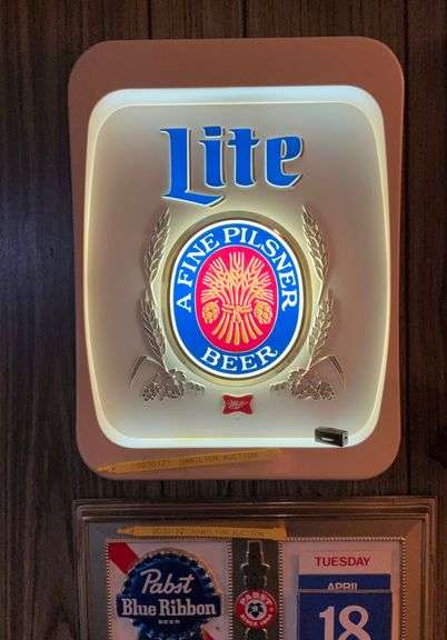 Miller Light lighted beer sign, working - Hamilton-Maring Auction Group