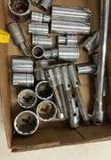 Shallow/deep well 1/2" sockets and ratchet - Maring Auction Co LLC