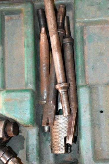 Chicago Pneumatic Air Chisel with Bits - Hamilton-Maring Auction Group