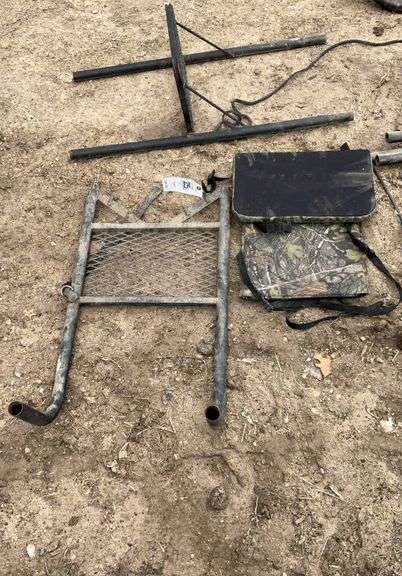 Platform Hunting Tree Stand with Short Ladder - Hamilton-Maring Auction ...