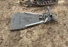 Loc-On Hunting Tree stand Platform - Hamilton-Maring Auction Group