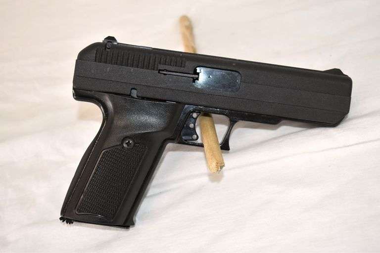 High Point 40 Cal., Semi Auto, SN 116940 - Hamilton-Maring Auction Group