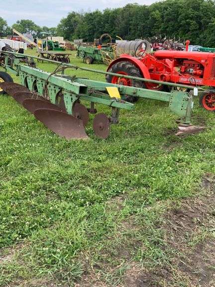 John Deere Vari-Width Plow, 3pt., ripple coulters - Hamilton-Maring ...