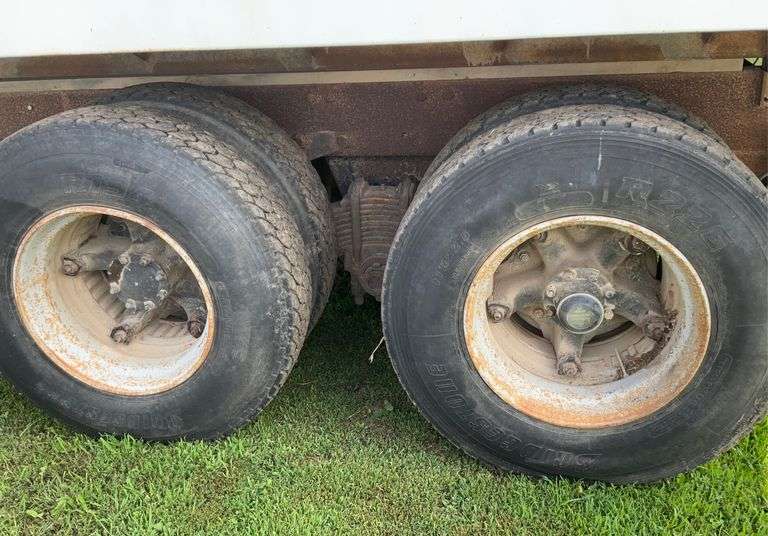 1977 Mack R Model Straight Truck, Tandem Axle, Mack Diesel, Twin Stick ...