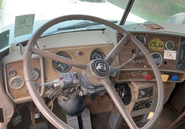 1977 Mack R Model Straight Truck, Tandem Axle, Mack Diesel, Twin Stick ...