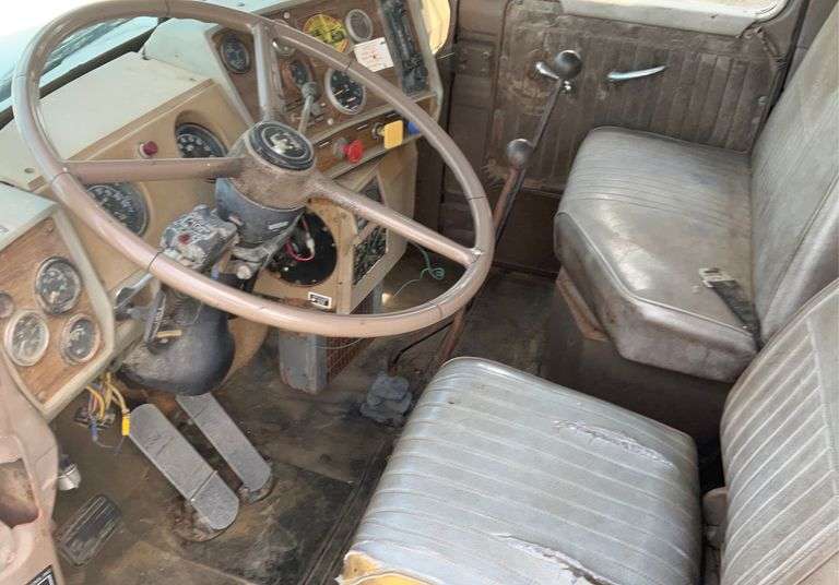 1977 Mack R Model Straight Truck, Tandem Axle, Mack Diesel, Twin Stick ...