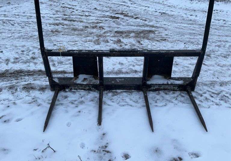 Notch 4 tine Bale Fork, Universal skid loader plate - Hamilton-Maring ...