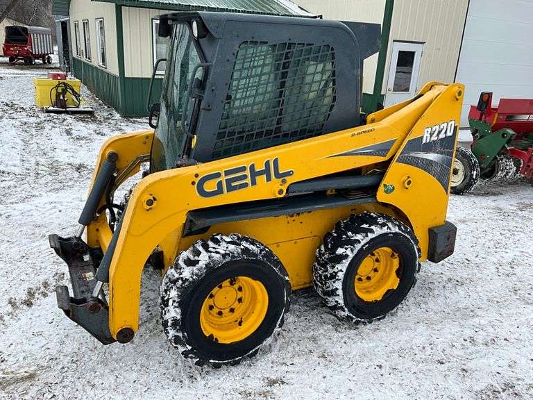 Gehl R220 Skidloader, 3846 hrs, Quick Tach, Aux hydraulic, Cab and Heat ...