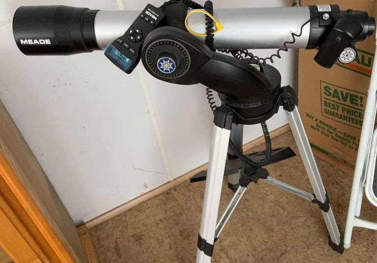 Meade telescope with remote control - Hamilton-Maring Auction Group