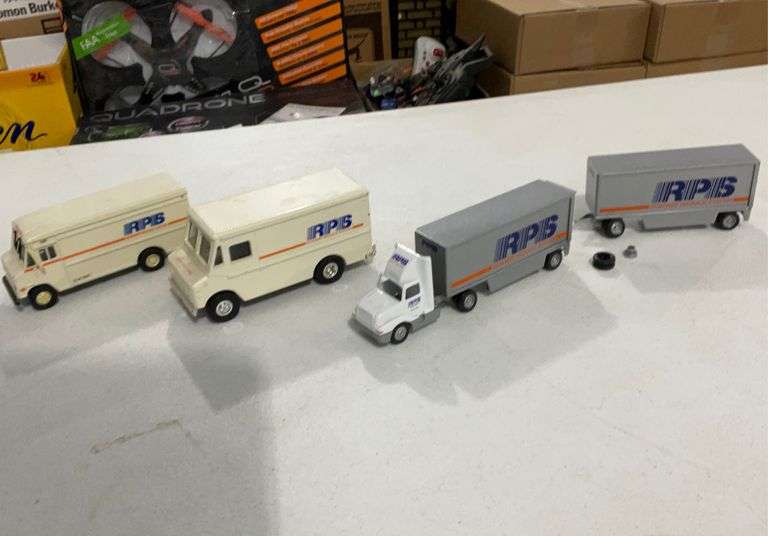 Scale model trucks, tractor trailer-RPS - Hamilton-Maring Auction Group