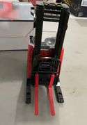 Raymond Model 7400 Reach-Fork Truck 1/12 scale model - Hamilton-Maring ...