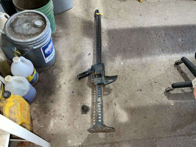 Handy man jack - Hamilton-Maring Auction Group