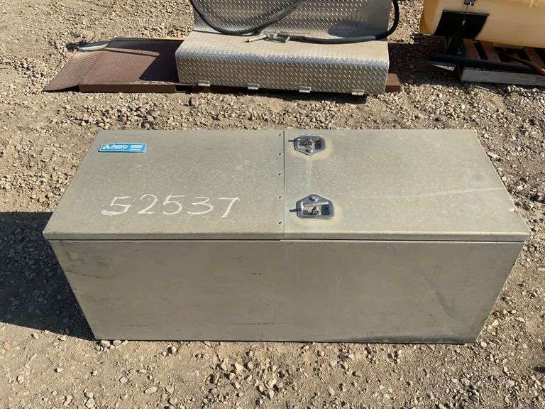 Aero Tool Box - Hamilton-Maring Auction Group