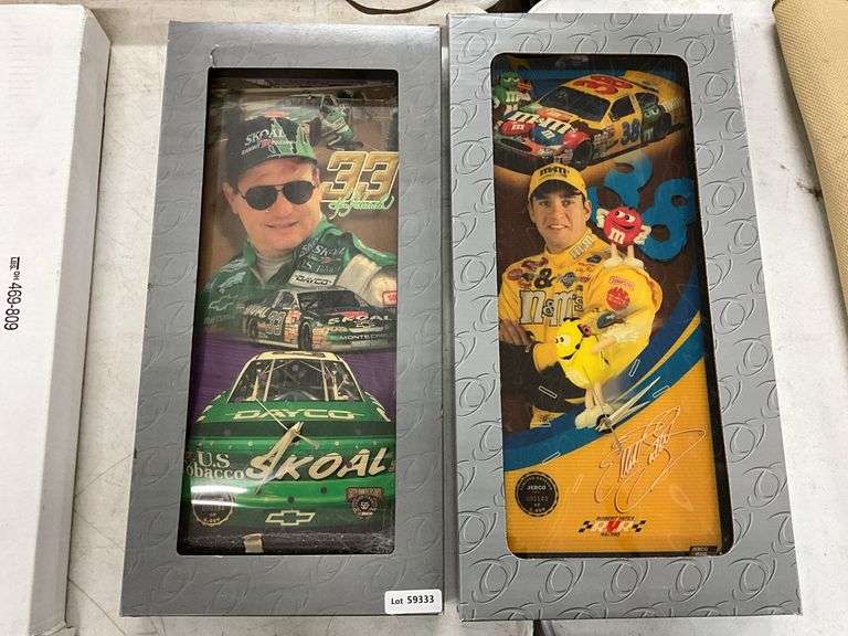 #33 Skoal Nascar Clock & #38 M&M Nascar Clock - Hamilton-Maring Auction ...