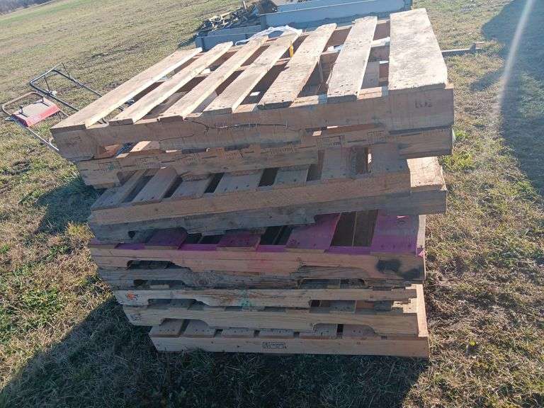 (9) Wooden Pallets - Hamilton-Maring Auction Group