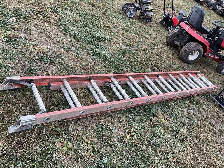 Werner 24' fiberglass extension ladder - Hamilton-Maring Auction Group