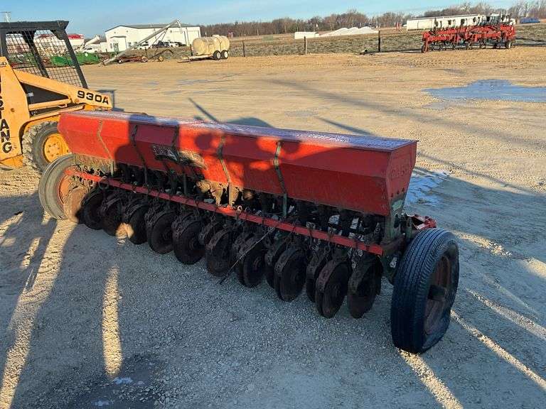 Case 14' drill, double disc, grass seeder - Hamilton-Maring Auction Group