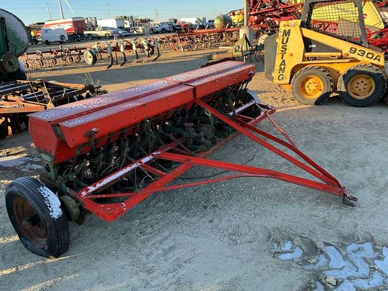 Case 14' drill, double disc, grass seeder - Hamilton-Maring Auction Group